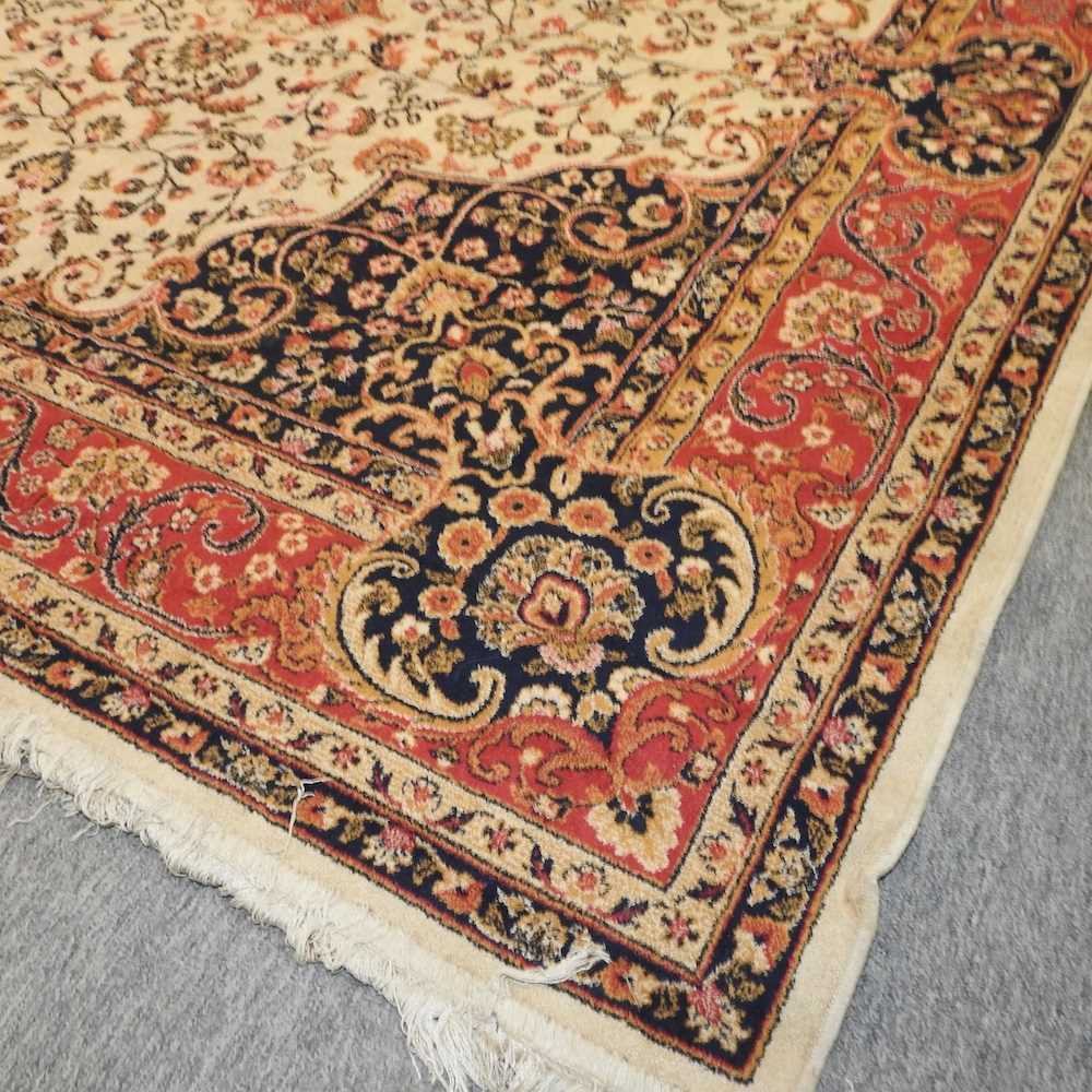 Lot 462 - A keshan style carpet