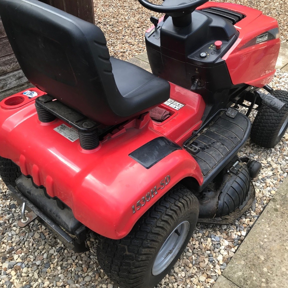 Lot 300 - DAY TWO - A Mountfield petrol ride on