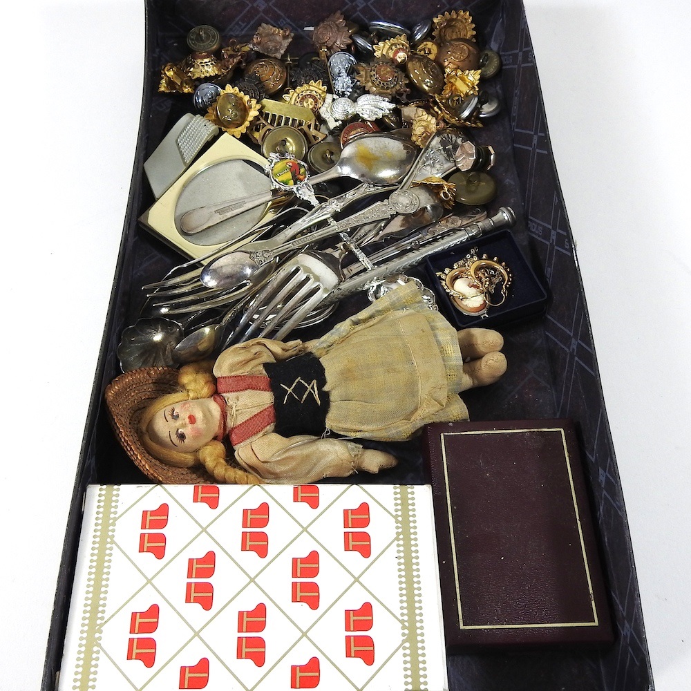 Lot 20 A Collection Of Items lot-20-a-collection-of-items