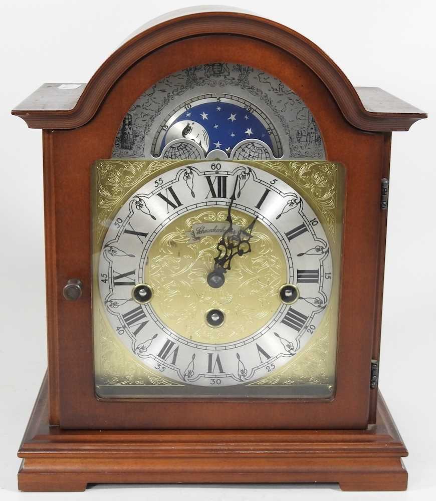 Lot 18 - A mantel clock and metalwares