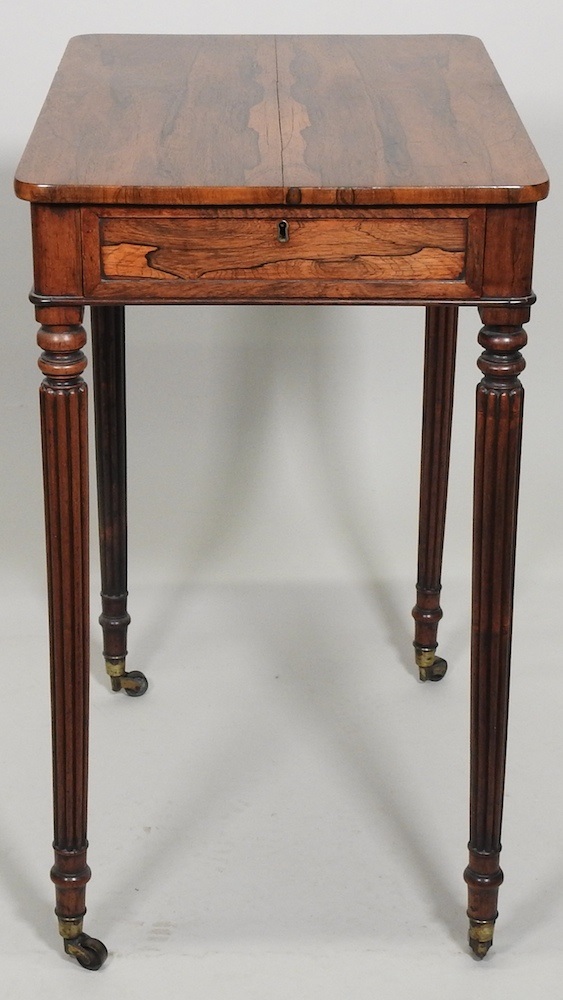 Lot 480 - A Regency table