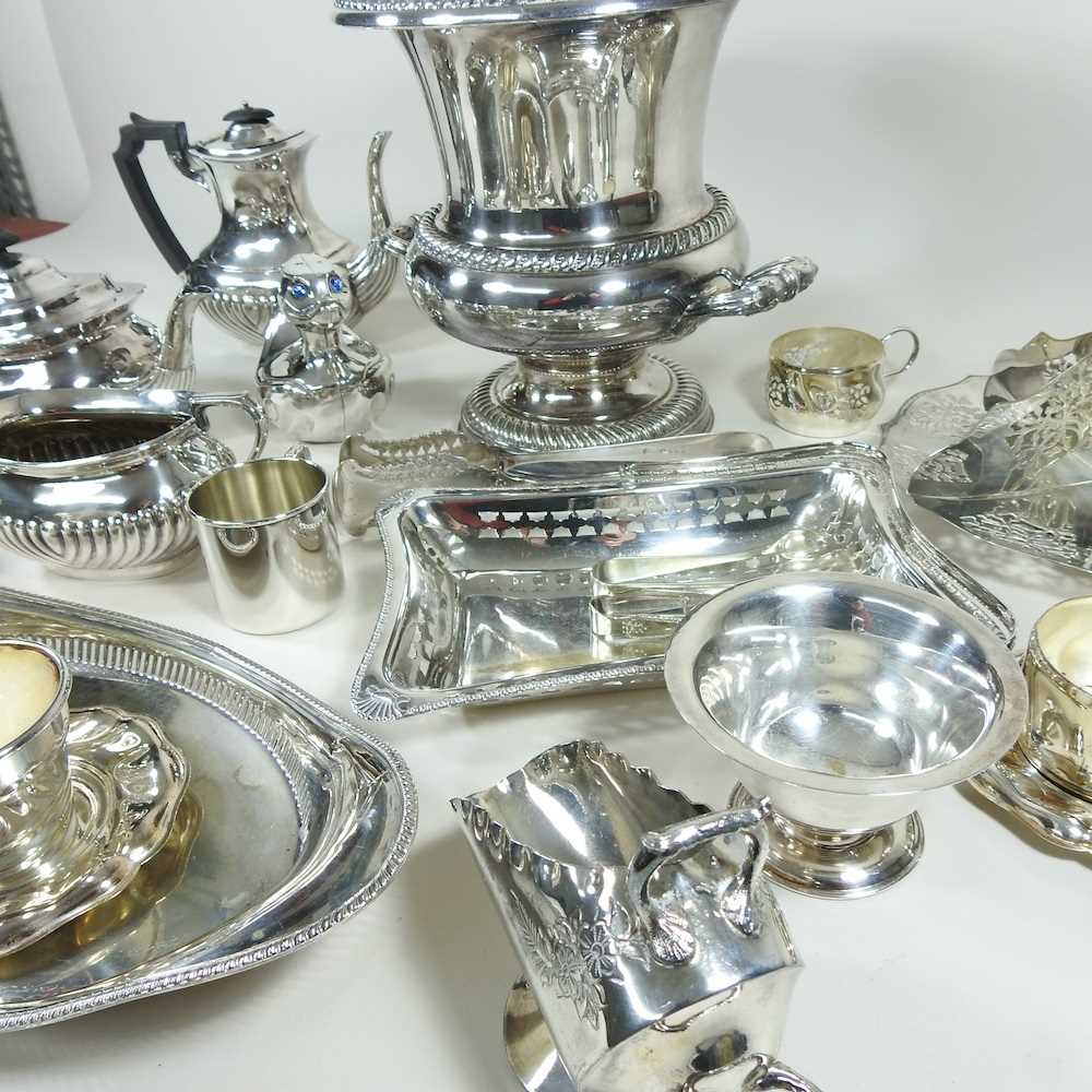 Lot 89 - Silver plated items