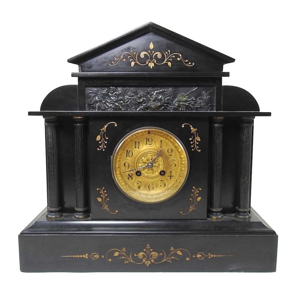 Lot 465 - A Victorian clock