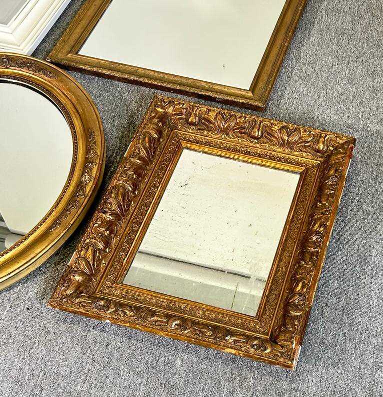 Lot 152 - A collection of wall mirrors