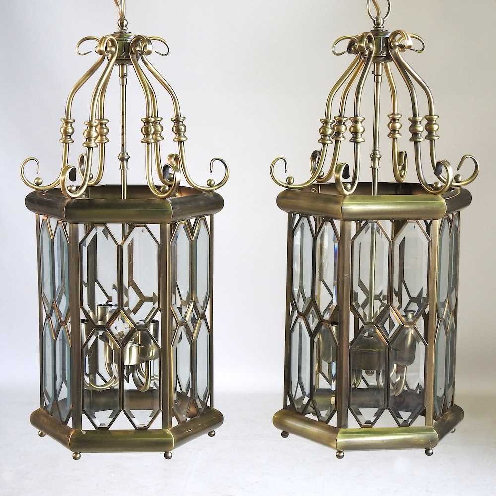 Lot 472 - A pair of hanging lanterns