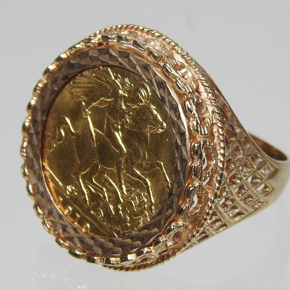 Lot 228 - An Edward VII ring