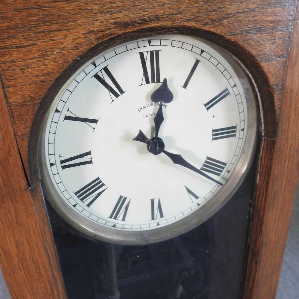 Lot 48 - A Synchronome electric clock