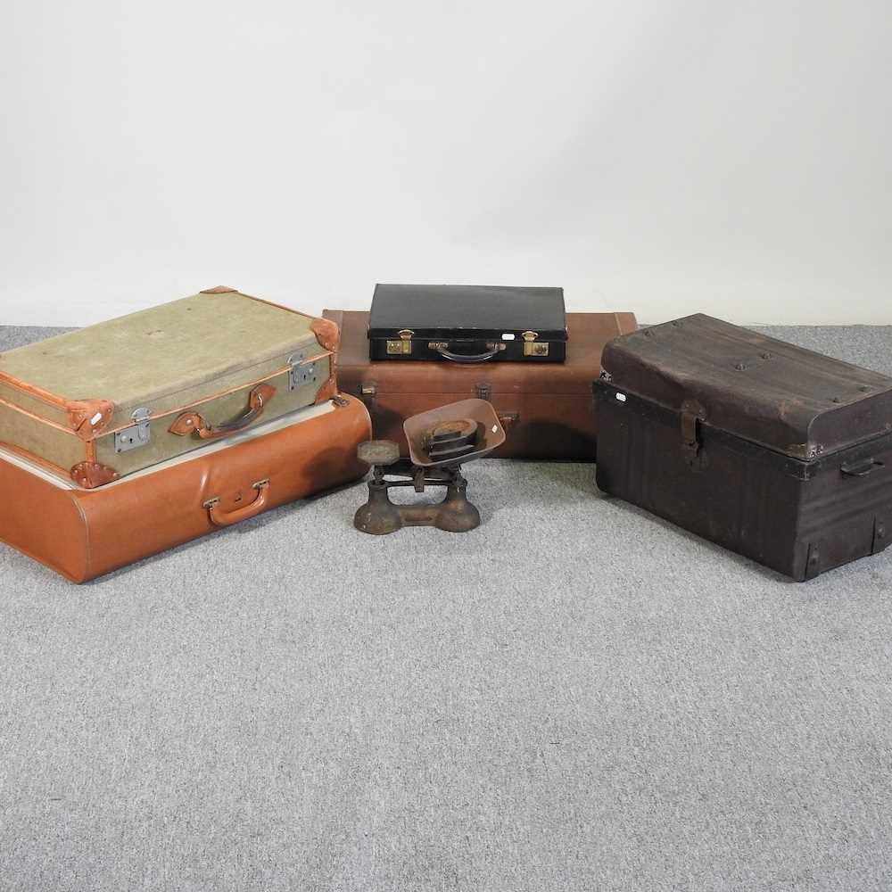 Lot 638 - A collection of vintage cases