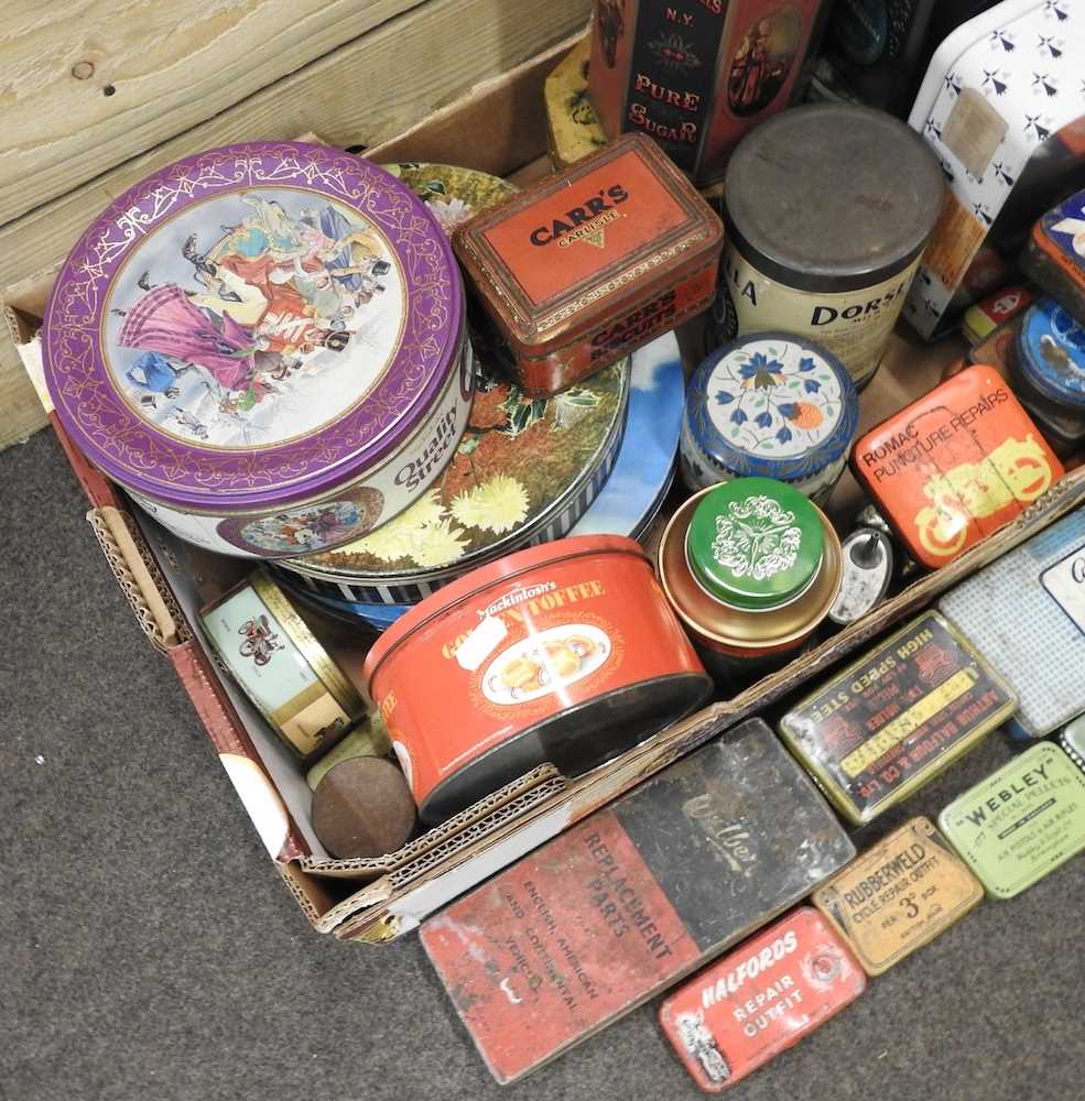 Lot 613 - A collection of tins