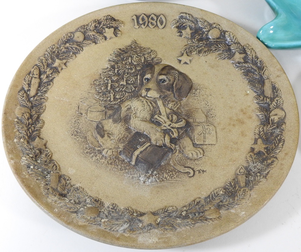 Lot 201 - A collection of studio pottery, to include