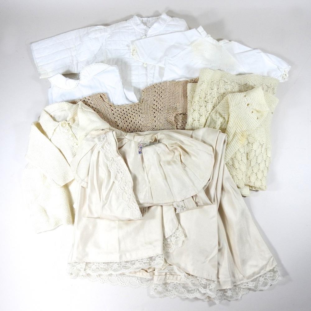 Lot 267 - A collection of vintage clothing, mainly
