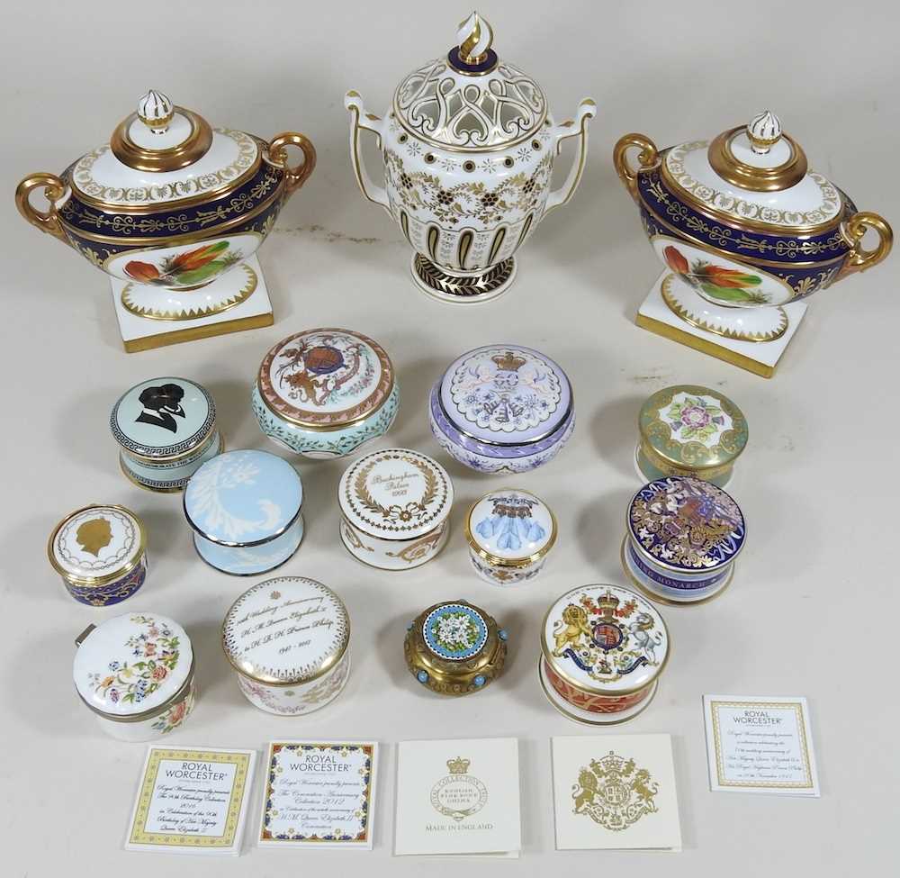 Lot 181 - A pair of Royal Worcester Heritage