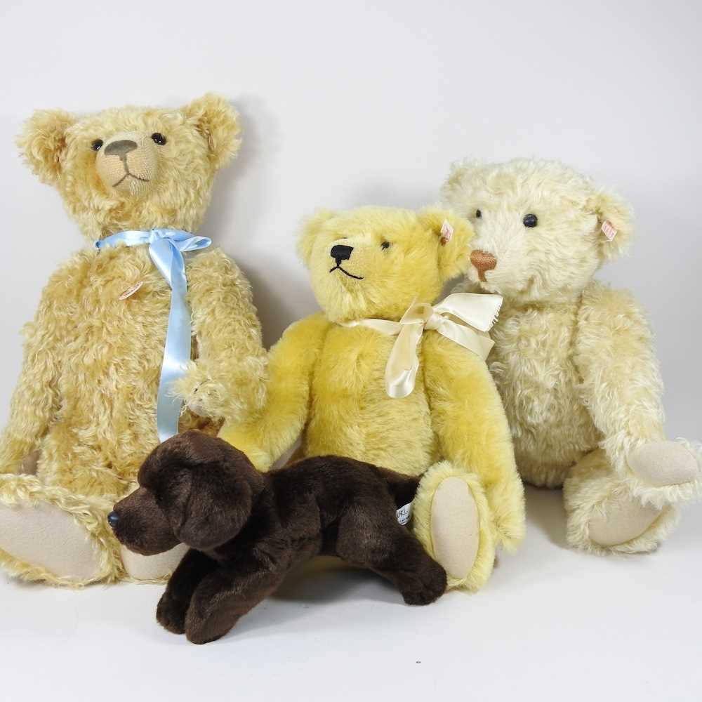 Lot 112 - A modern Steiff plush teddy bear, limited