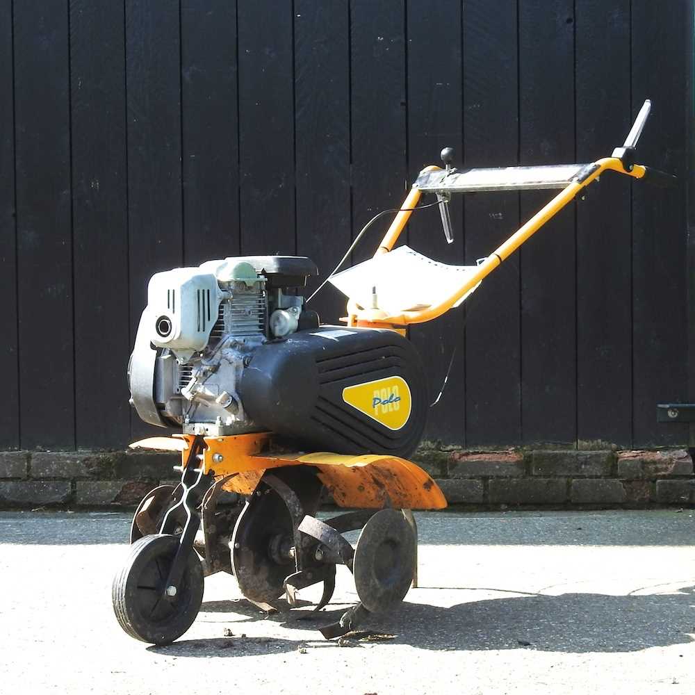 Lot 555 - A Honda GC160 petrol garden rotovator