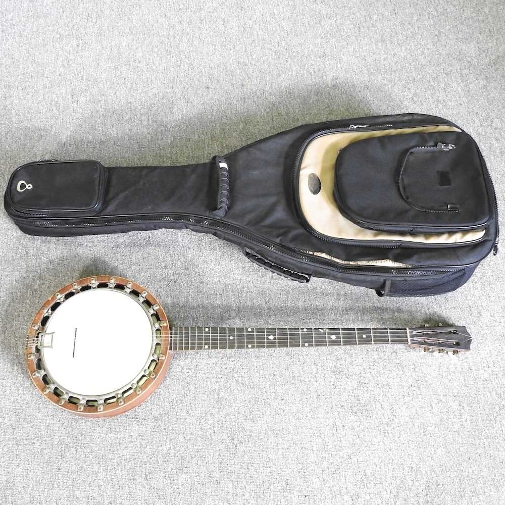 Lot 375 - A vintage New Windsor zither banjo, with a