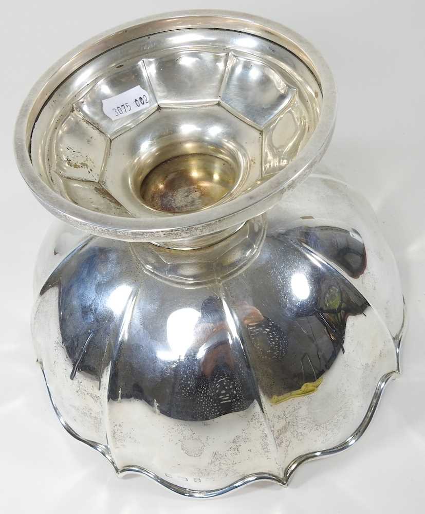 Lot 2 - A large early 20th century silver rose bowl,