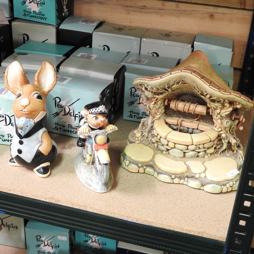 Lot 191 - A large collection of Pendelfin figures