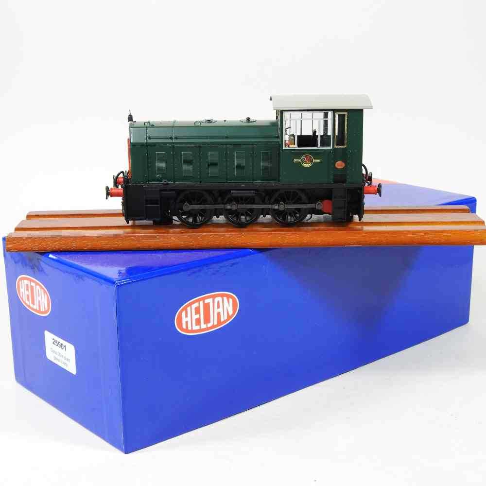 Lot 34 - A Heljan O Gauge model locomotive, class 05,