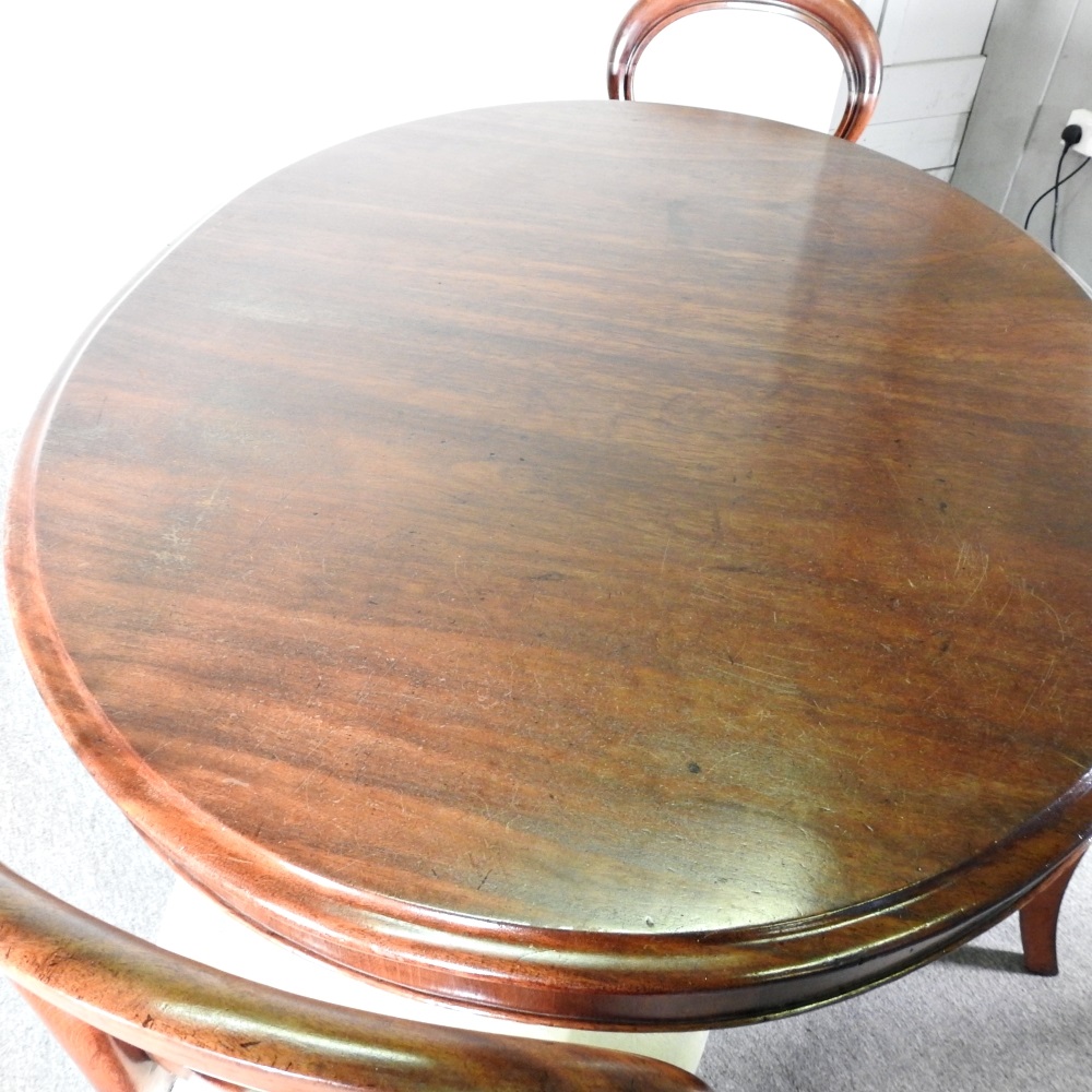 Lot 164 - A Victorian mahogany oval dining table,