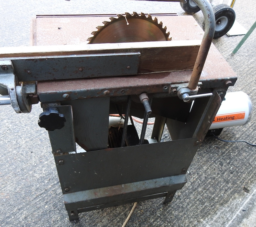 Lot 330 - A Multico electric table saw