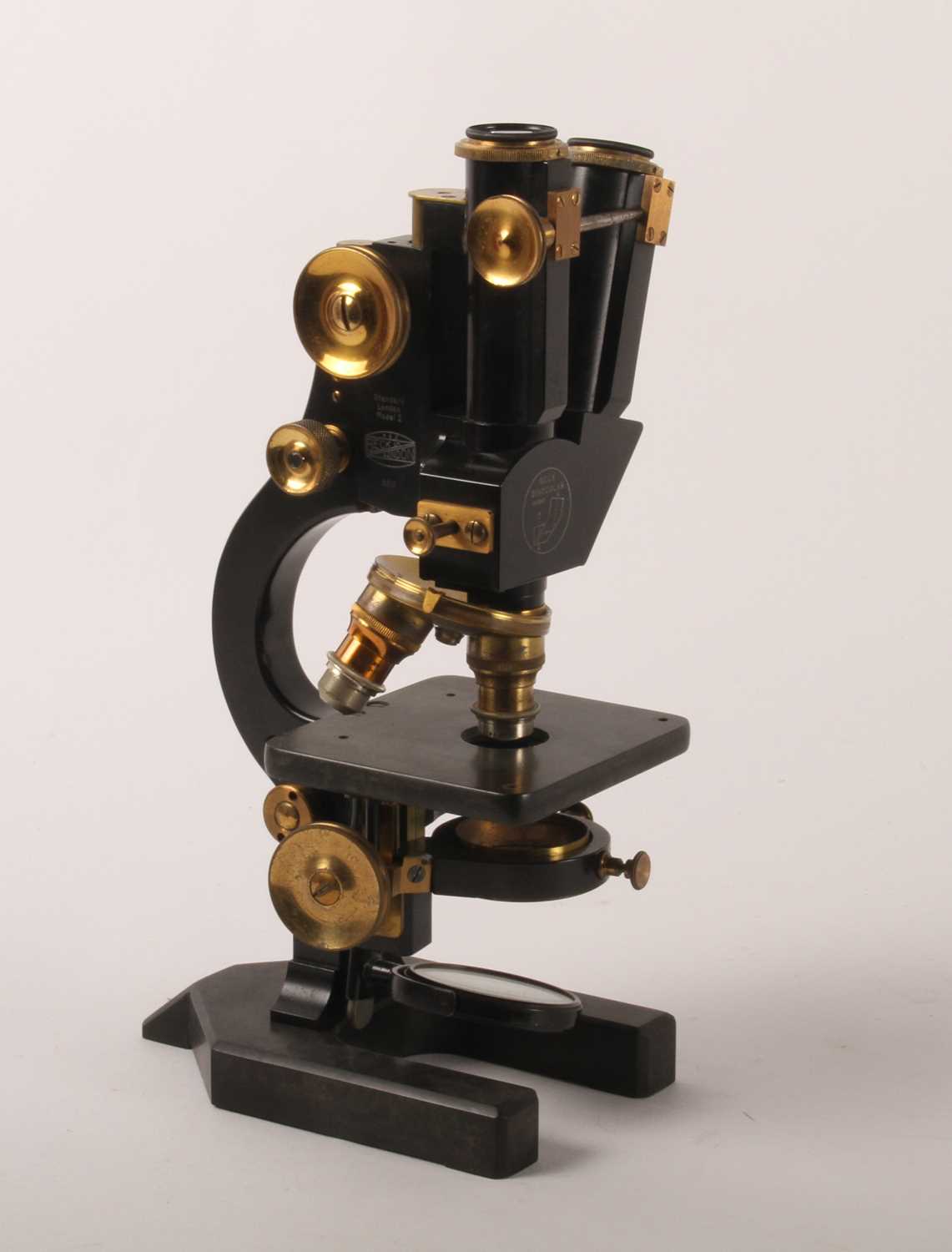 Lot 313 - A Beck binocular microscope, cased