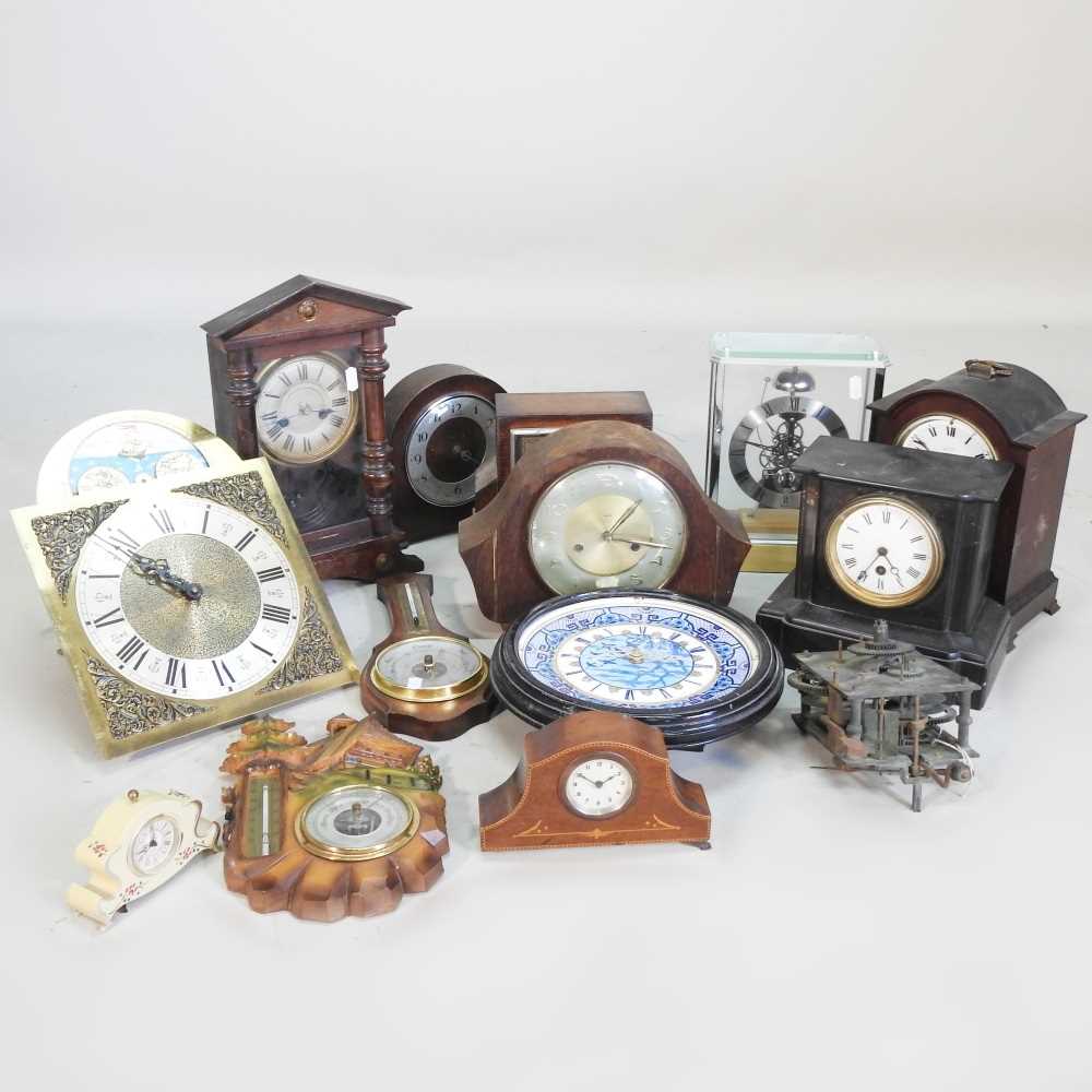 Lot 438 - A Victorian black slate mantel clock, 20cm