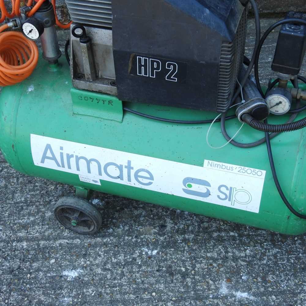 Lot 109 - An Airmate SP2 air compressor