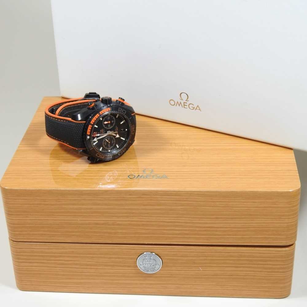Lot 105 - An Omega Seamaster Super Ocean Deep Black