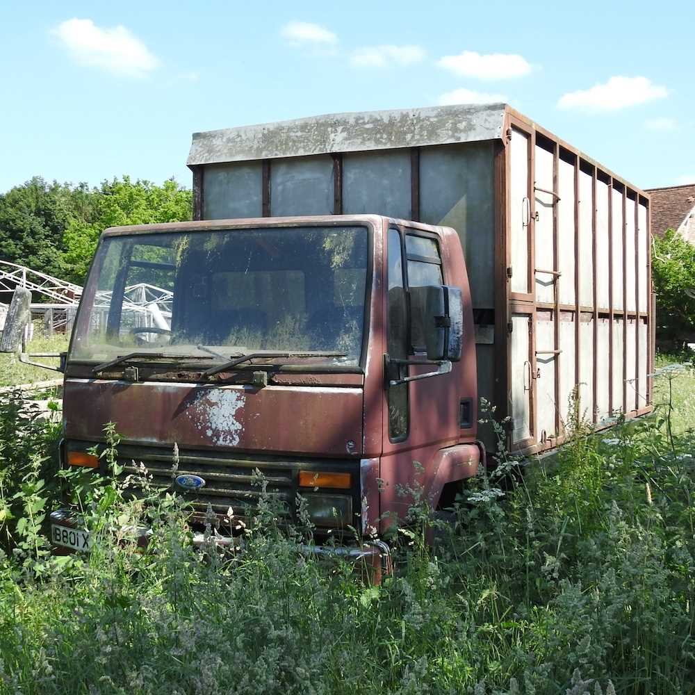 Lot 526 - Plus VAT - A Ford Cargo livestock lorry