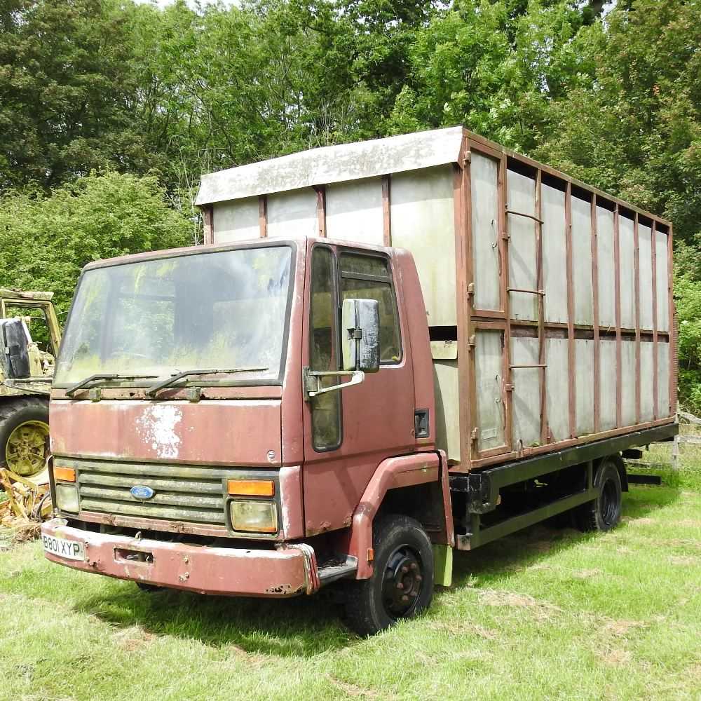 Lot 526 - Plus VAT - A Ford Cargo livestock lorry