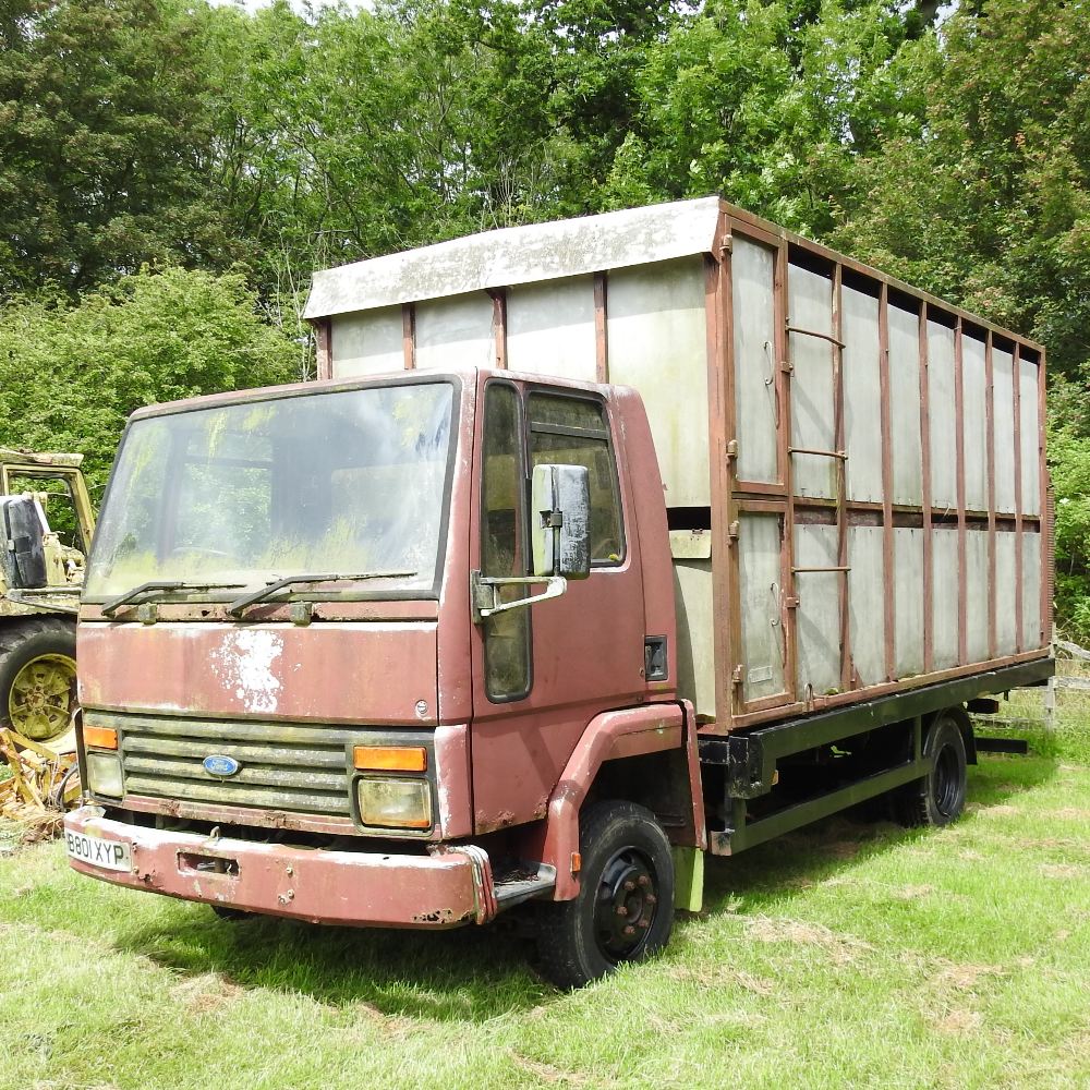 Lot 526 - Plus VAT - A Ford Cargo livestock lorry