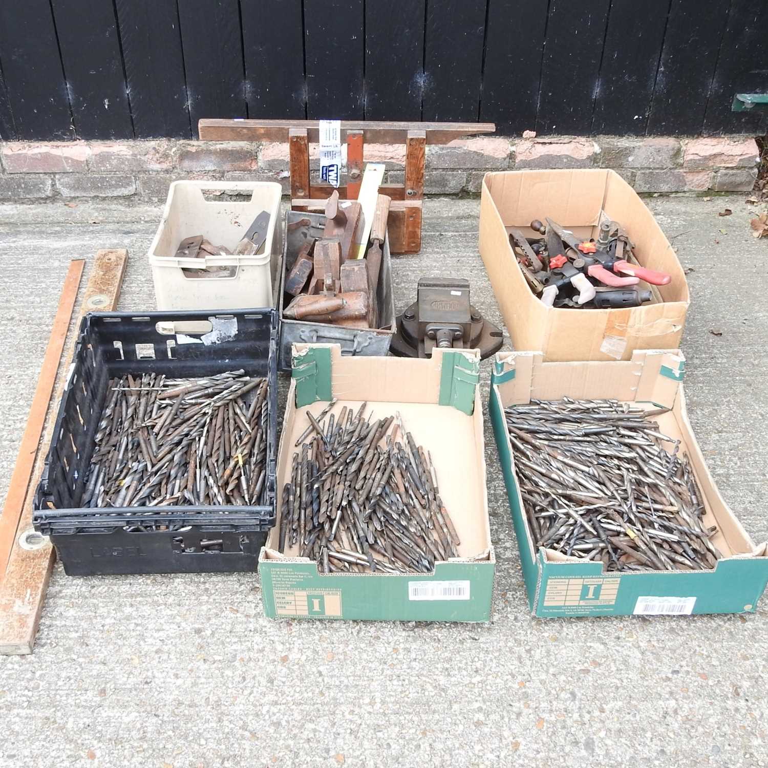 Lot 433 - A collection of workshop hand tools