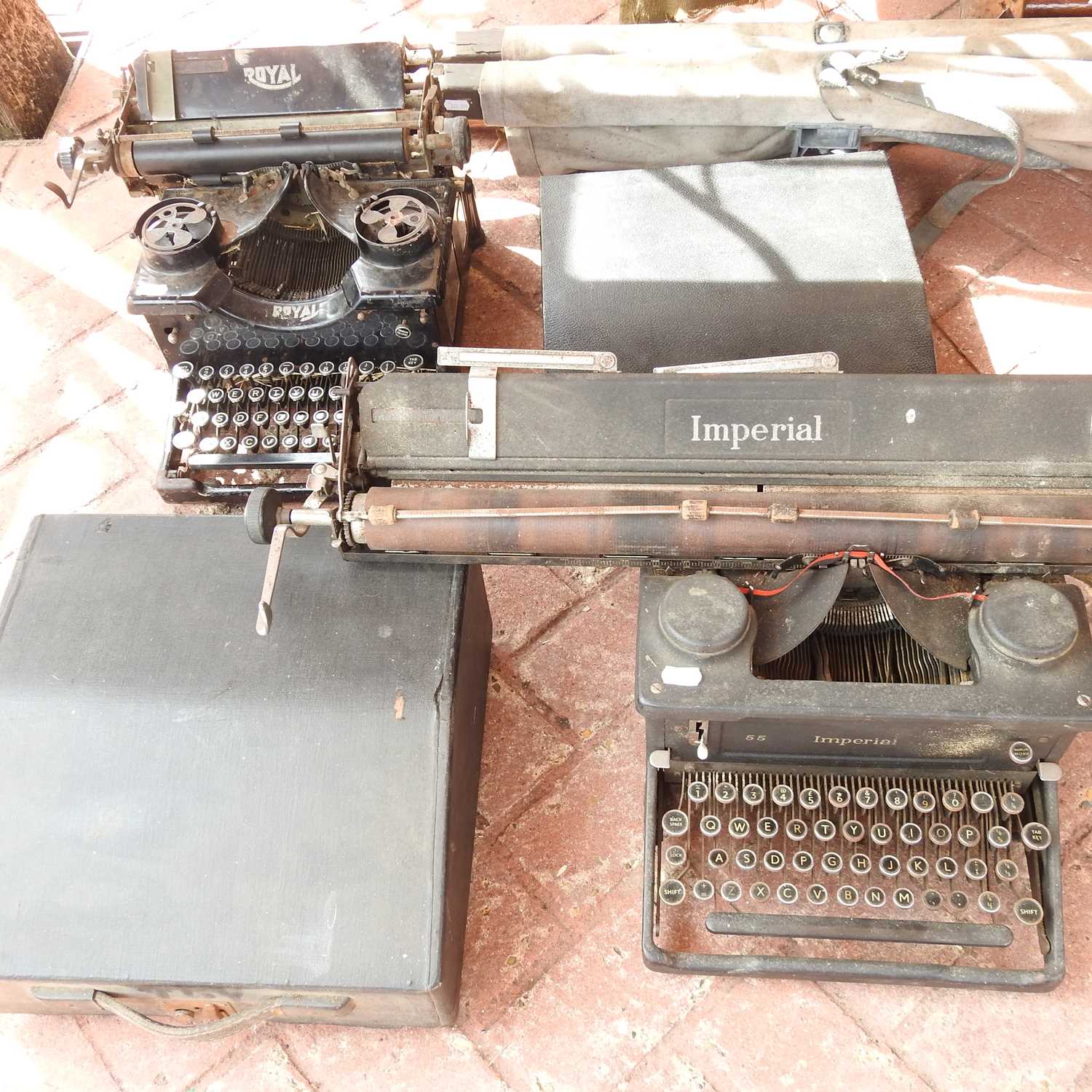 Lot 395 - An early 20th century Imperial typewriter