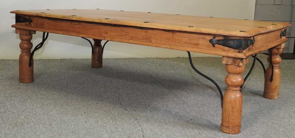 Lot 442 - A modern hardwood studded coffee table