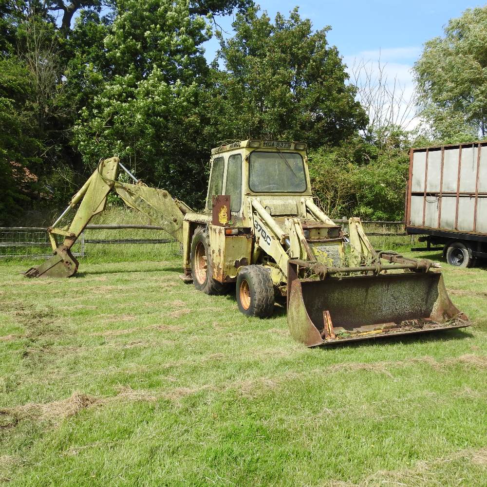 Lot 586 - Plus VAT - A Hymac 370C digger