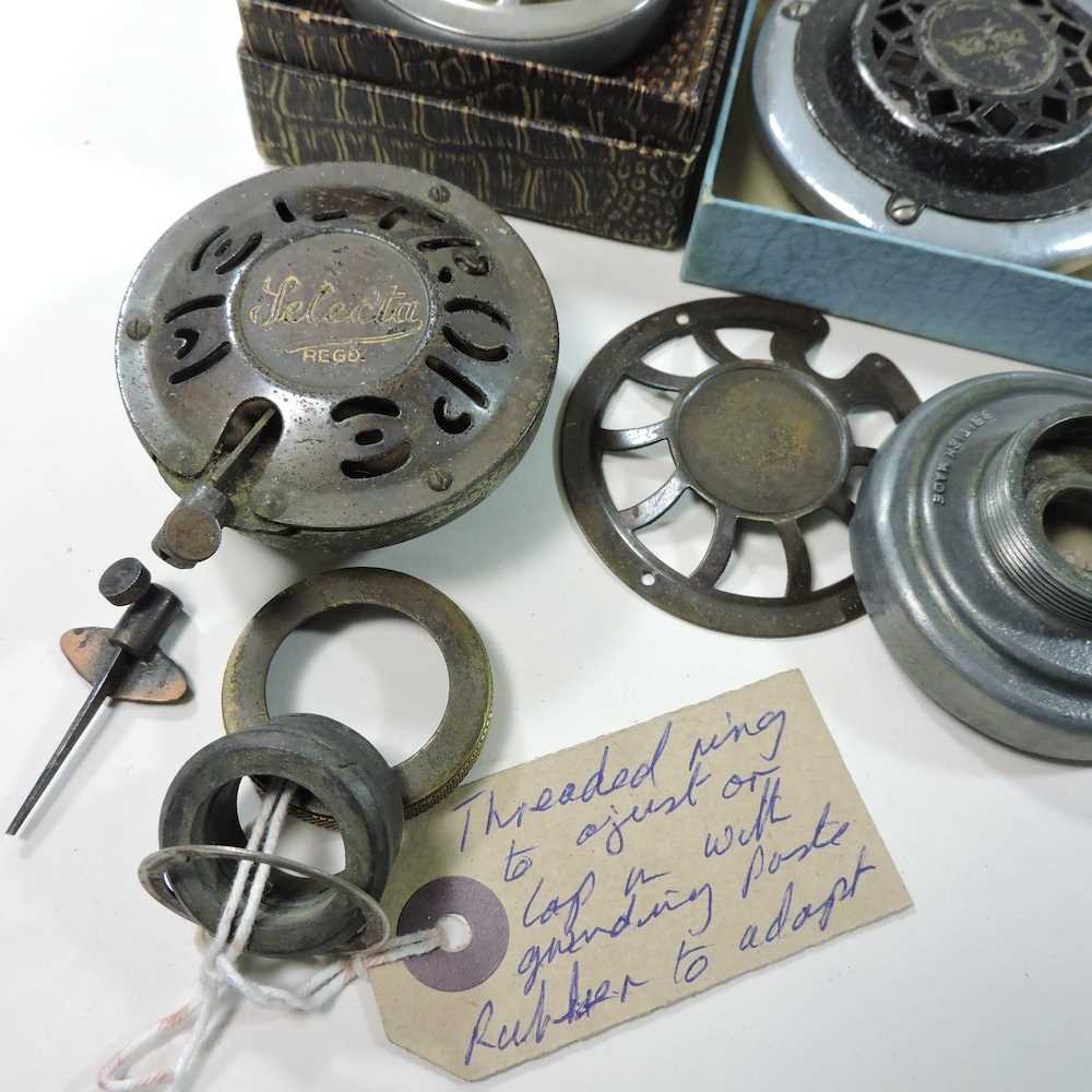 Lot 569 - A collection of gramophone sound boxes