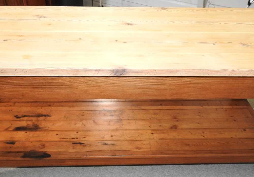 Lot 490 - A 19th century country house scullery table