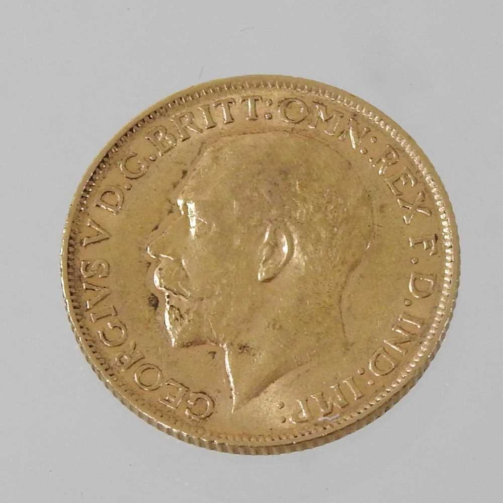Lot 268 - A George V gold sovereign