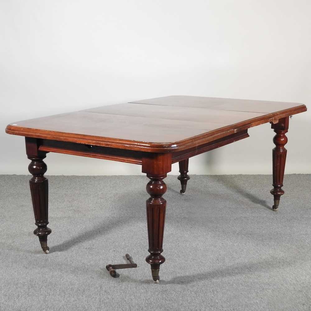 Lot 434 - A Victorian mahogany dining table