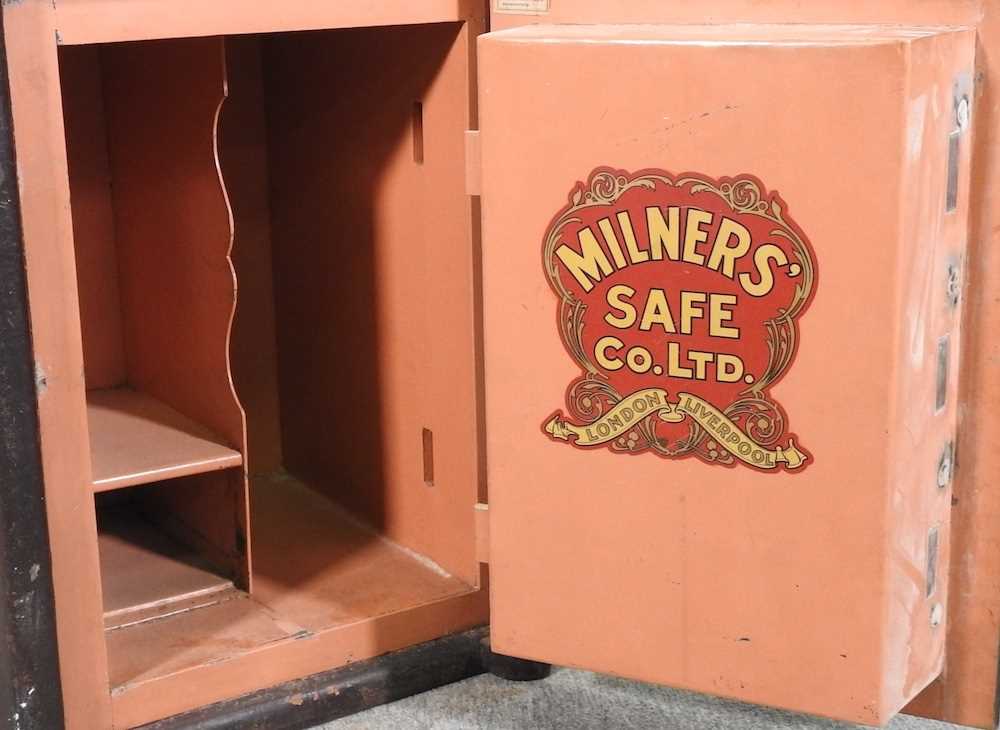 Lot 376 - A Victorian Milners safe