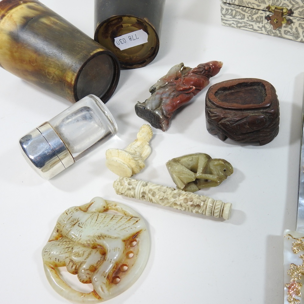 Lot 102 - A collection of various items