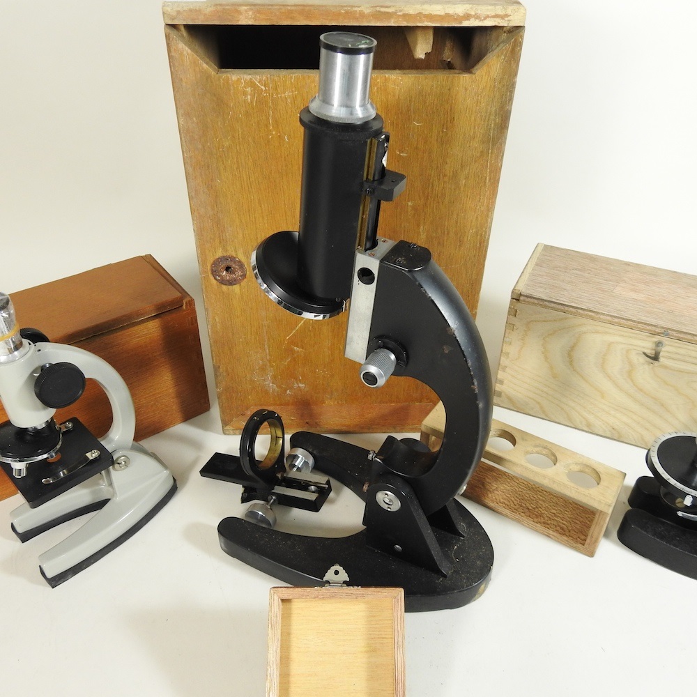 Lot 746 - A mid 20th century microscope